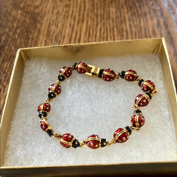 Jewelry | Elegant Gold And Red Ladybug Bracelet 7 12 Inches In Length ...